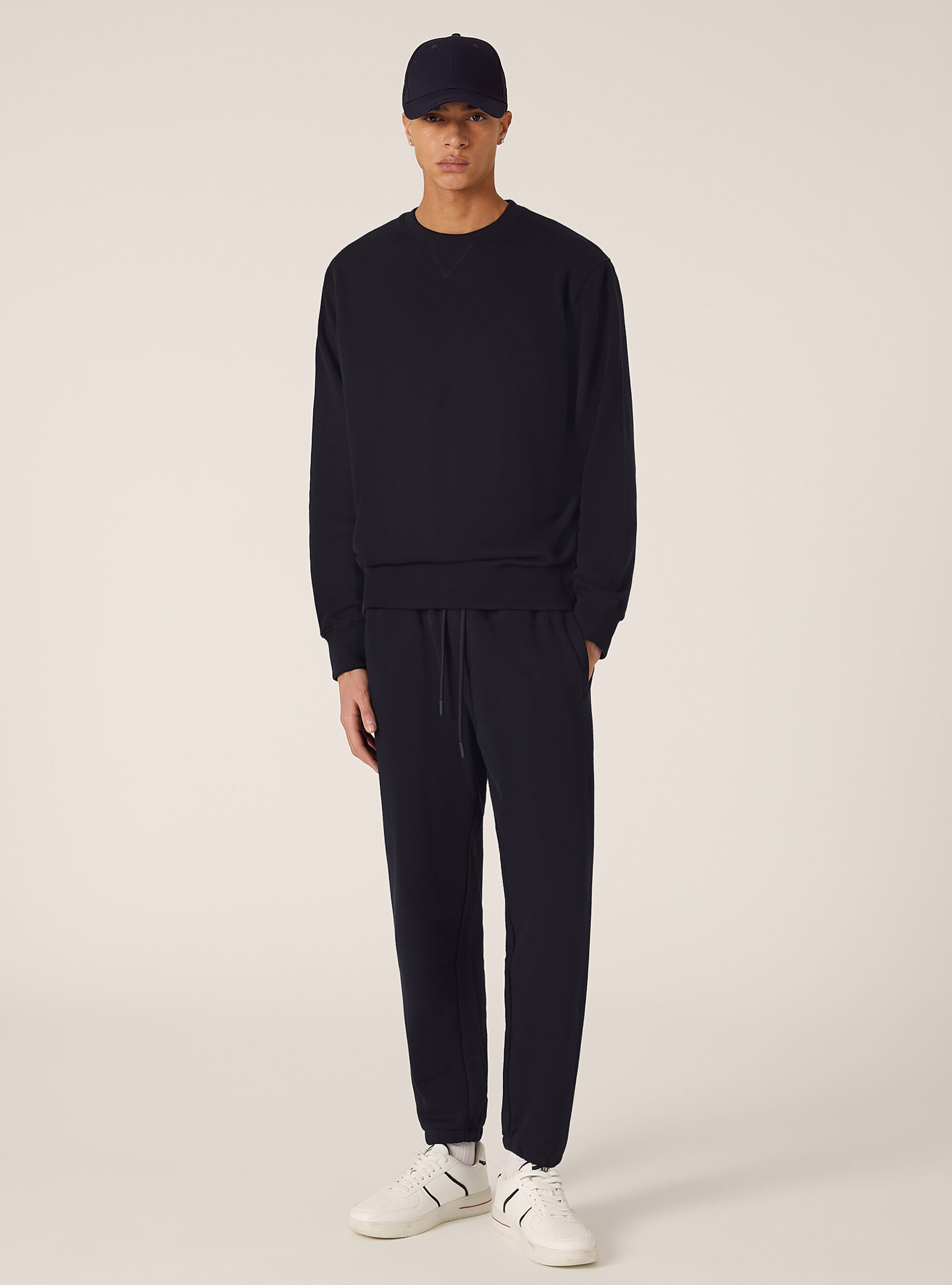 Plain-coloured crew-neck sweatshirt | Alcott | Men's Clothing