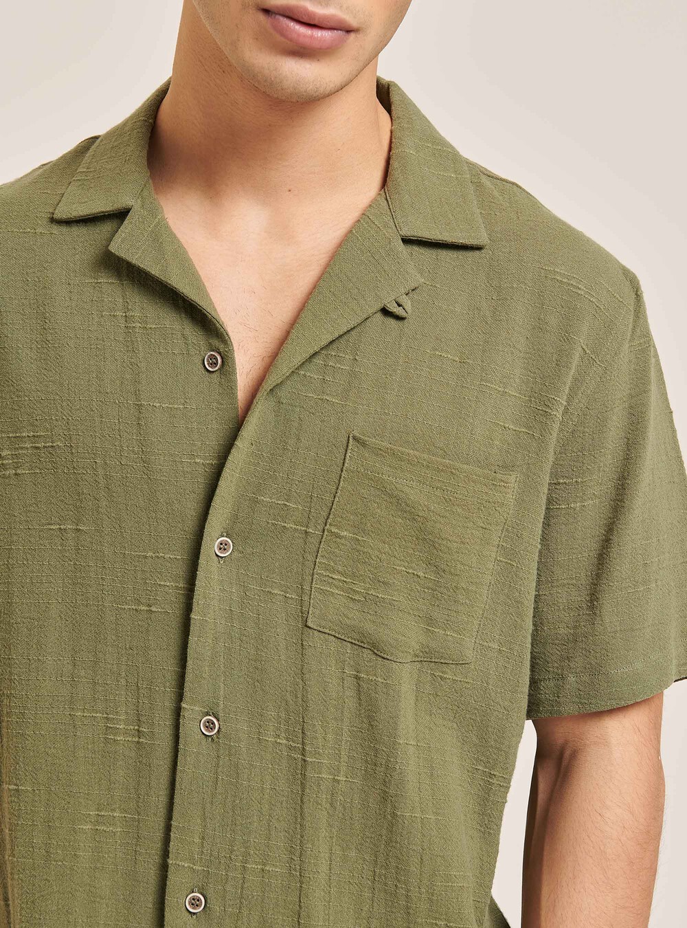 Camicia In Misto Lino Con Taschino E Collo Bowling