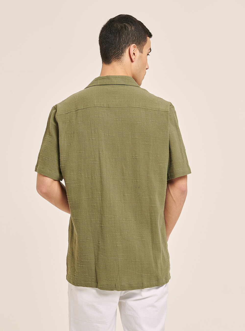 Camicia In Misto Lino Con Taschino E Collo Bowling