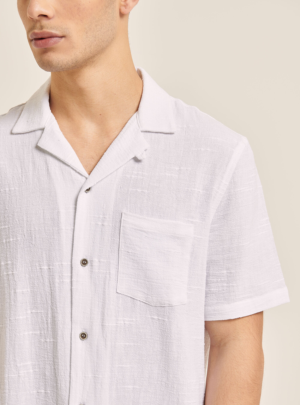 Camicia In Misto Lino Con Taschino E Collo Bowling