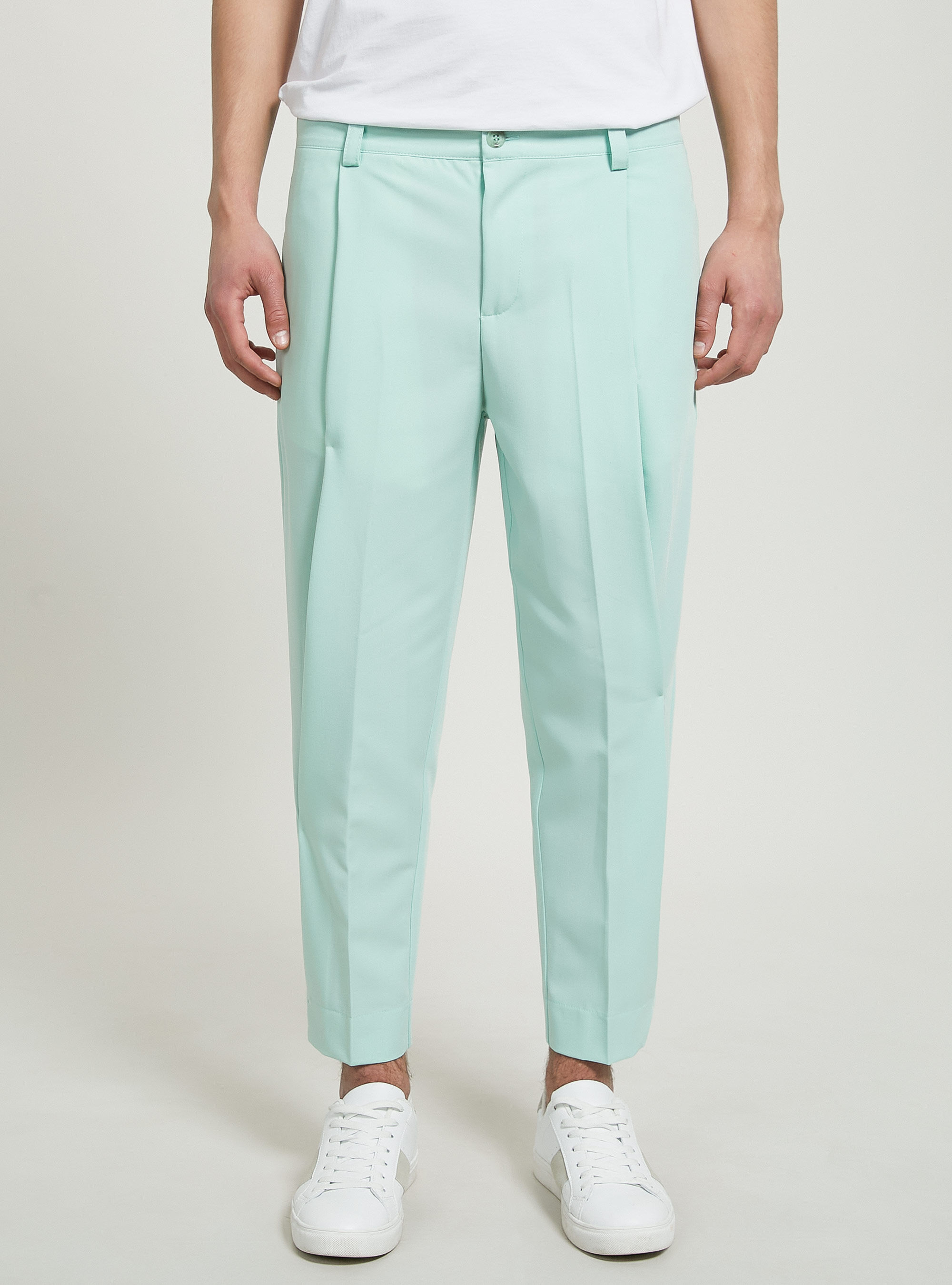 Pantaloni con doppia pence trasversale
