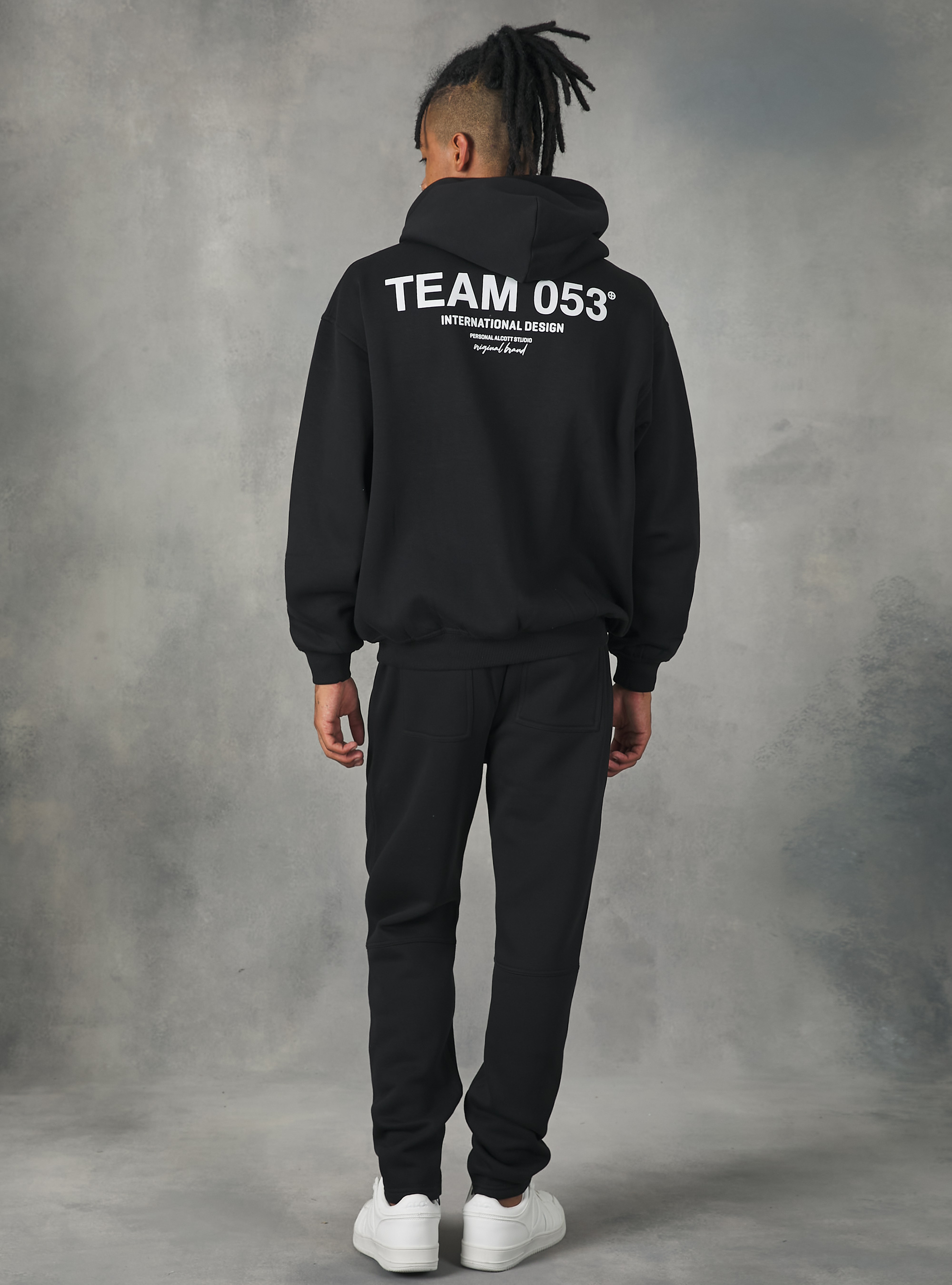 Sweatshirt with Team 053 print | Alcott | Men's catalog Sweatshirt with Team 053 print | Alcott | Men's catalog