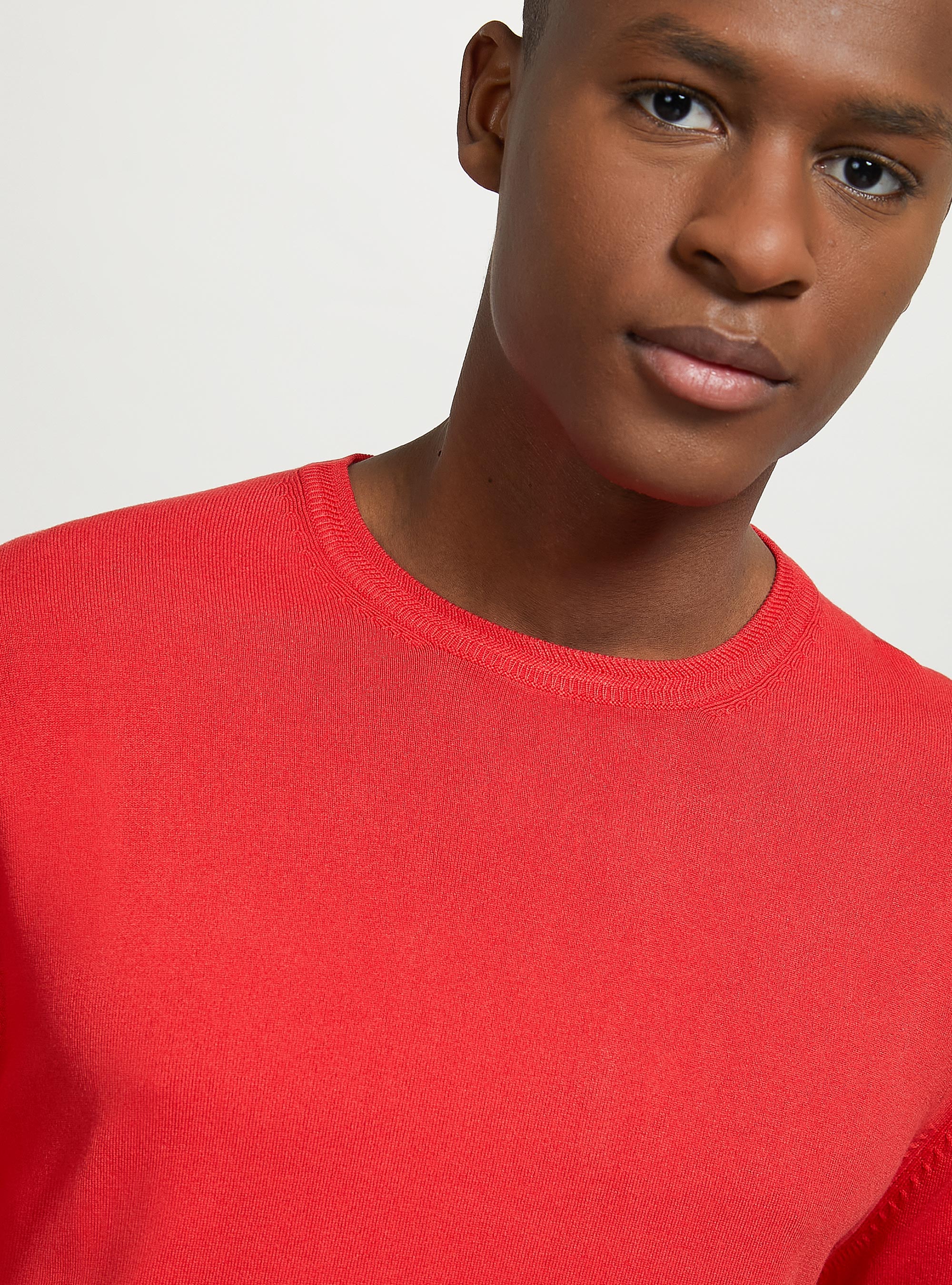 Pull à col ras du cou uni en viscose douce